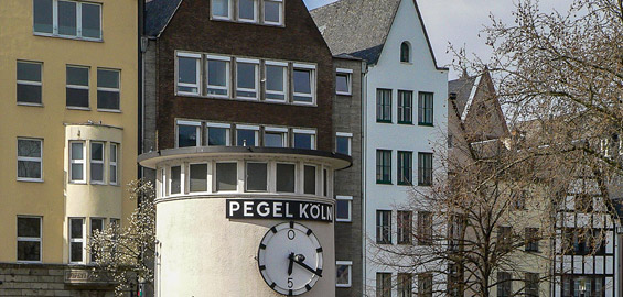 Rheinpegel bei Köln hat erste Hochwassermarke deutlich überschritten ... Rheinpegel bei Köln hat erste Hochwassermarke deutlich überschritten ...