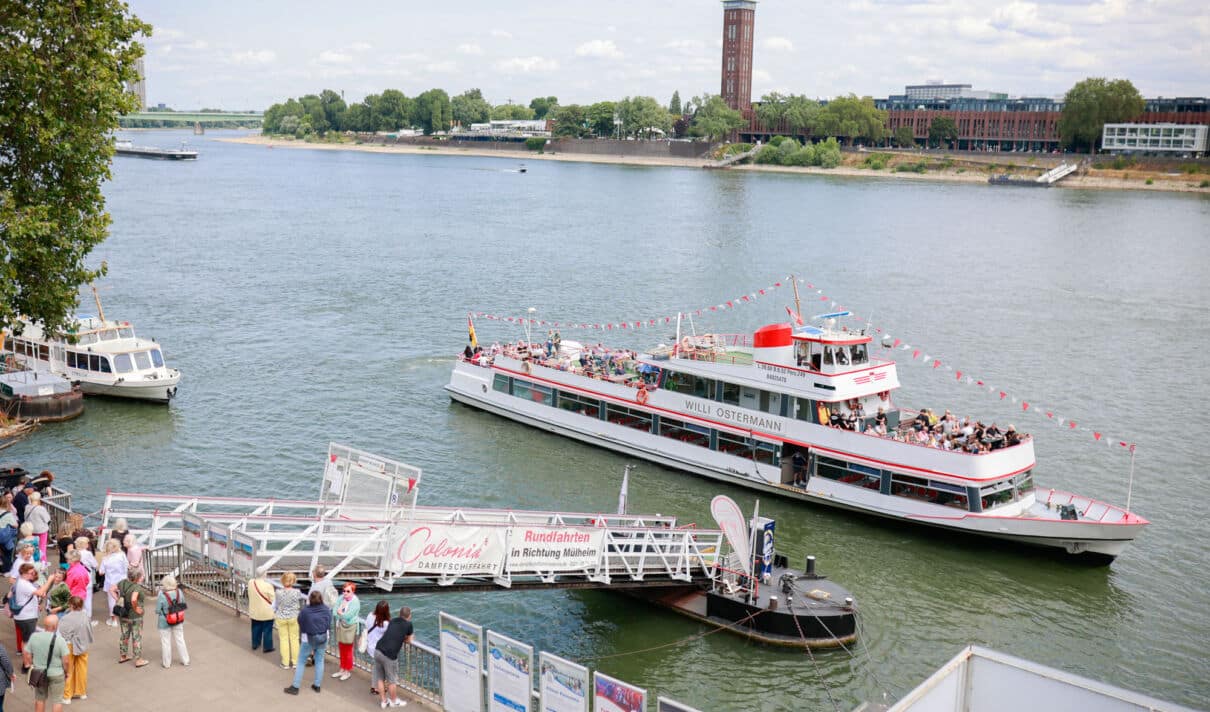 Beliebte Kölner Schiffstouren auf dem Rhein | koeln.de